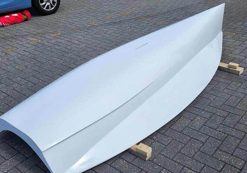 The new Ian Ridge Magnum 6 hull - Lowrider International Moth UK ...